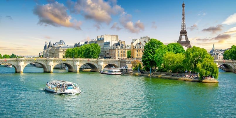 Paris Tour from London :Eiffel Tower:Louvre: Notre Dame:River Cruise - Tourist England
